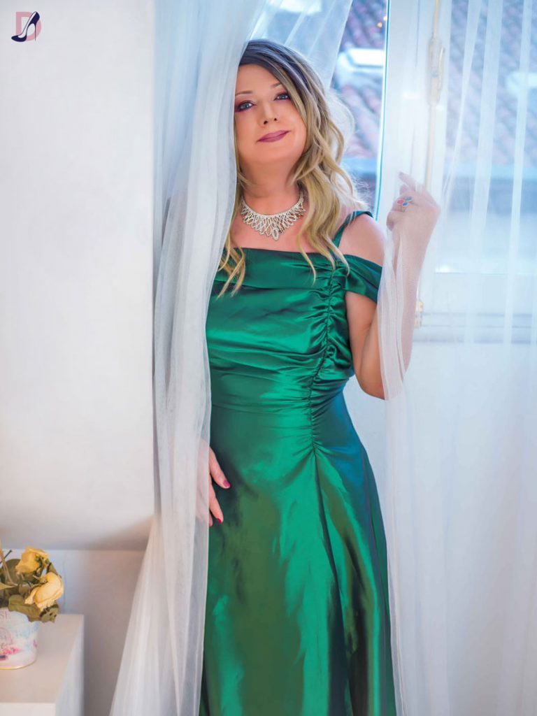 Victoria Mazza - All About Crossdresser