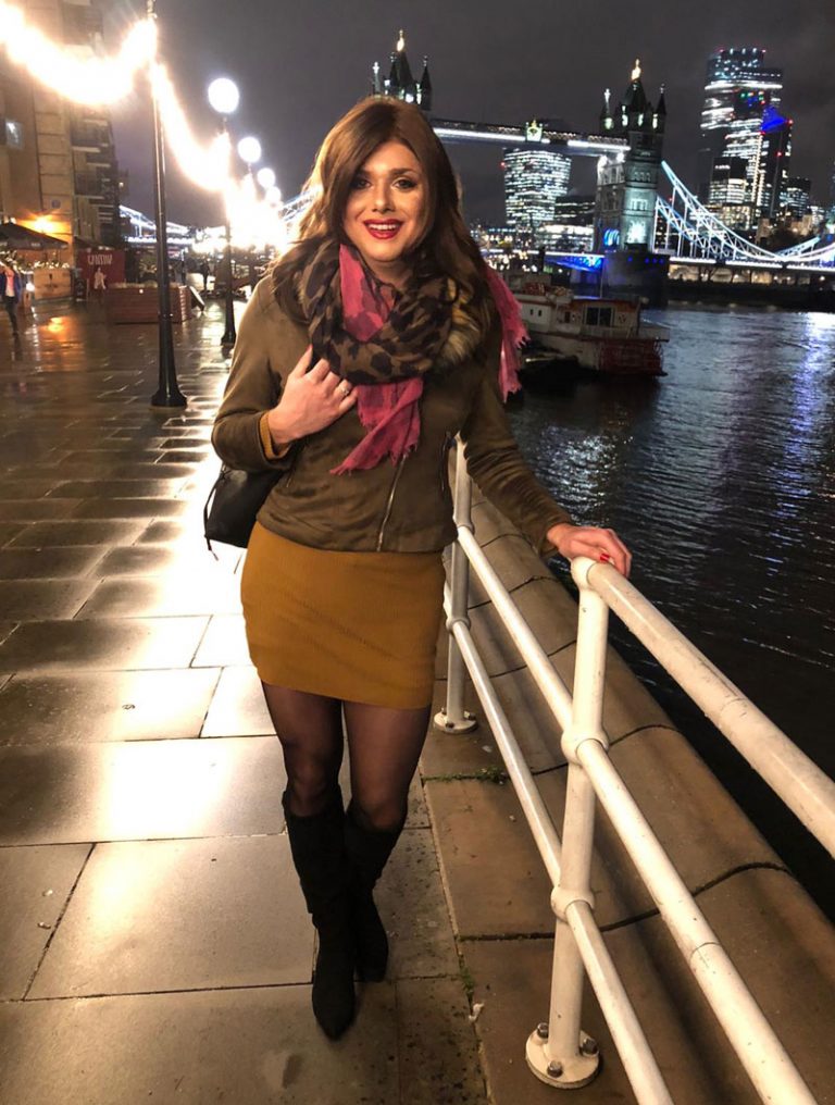Scarlett - All About Crossdresser